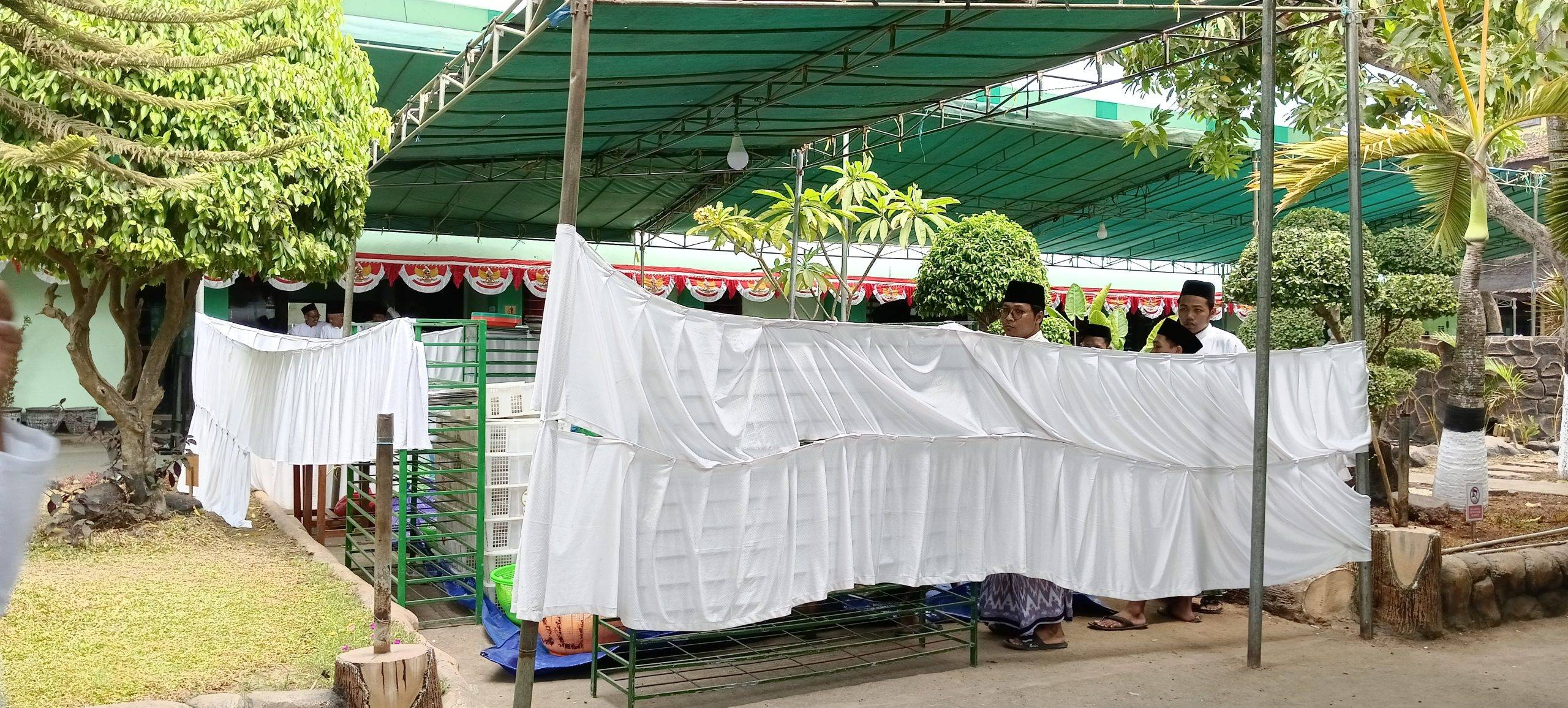 Panitia Siapkan Ribuan Nampan Konsumsi Haul Akbar - Pondok Pesantren ...
