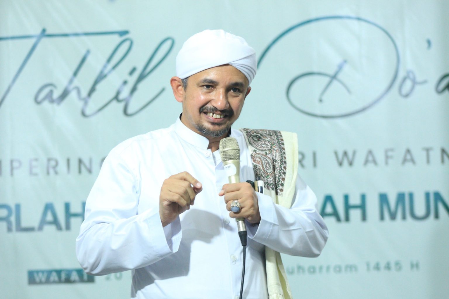 Tausiah Habib Hadi Al-Idrus: Keutamaan Mendoakan Orang Tua yang Sudah ...